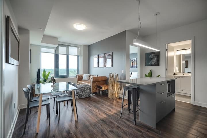 Cozy 2br Apt With City Views, Near Lake Aquitaine - Mississauga