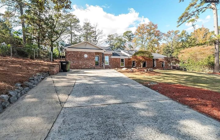 Scenic Pool Home Near Ft Moore Cobble Creek Tennis - Columbus, GA