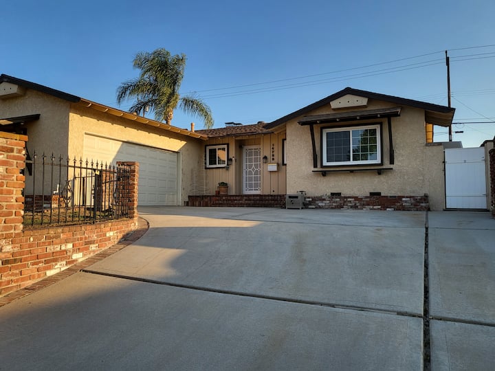 Luxury 1600sqft Oasis | Spa+cleanwater-near Disney - Cerritos, CA