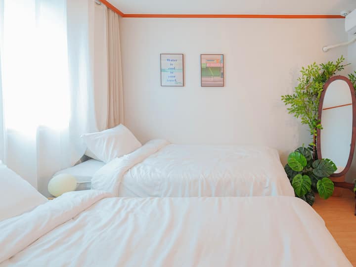 [숙소 픽업 서비스]
 7upto | Subway 5분 | 합법숙소•동대문,명동 - South Korea