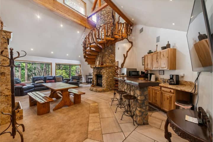 Root-stone Lodge: Polaris - Idyllwild-Pine Cove, CA