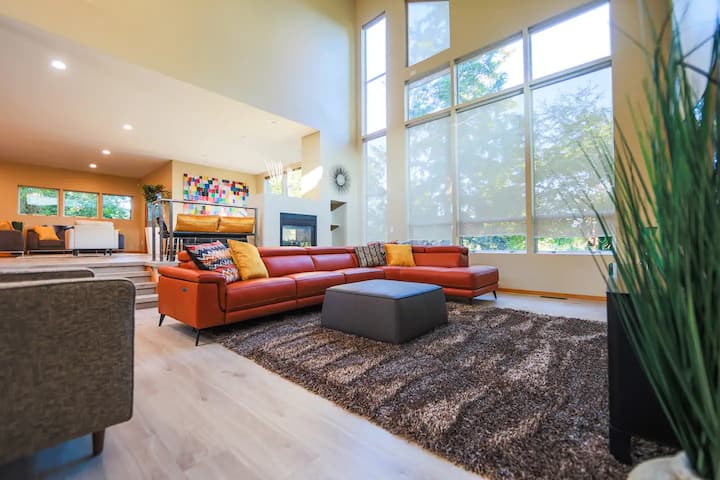 Beautiful Waterfront | King Bed | Family & Pets - Kent, WA