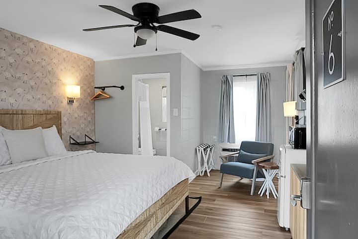 The Sanderling, Pets, Pool, Beach, Parking, King - Kure Beach, NC