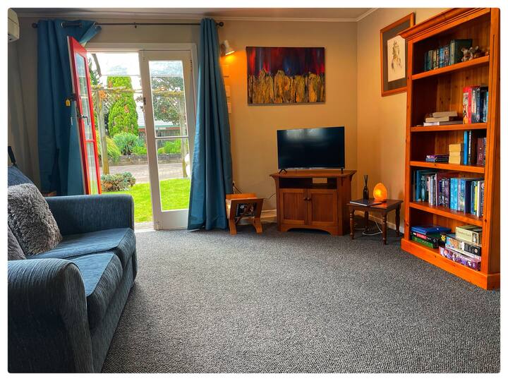 Cozy Hideaway, Near Golf Course, Beach & Cafes. - Paraparaumu