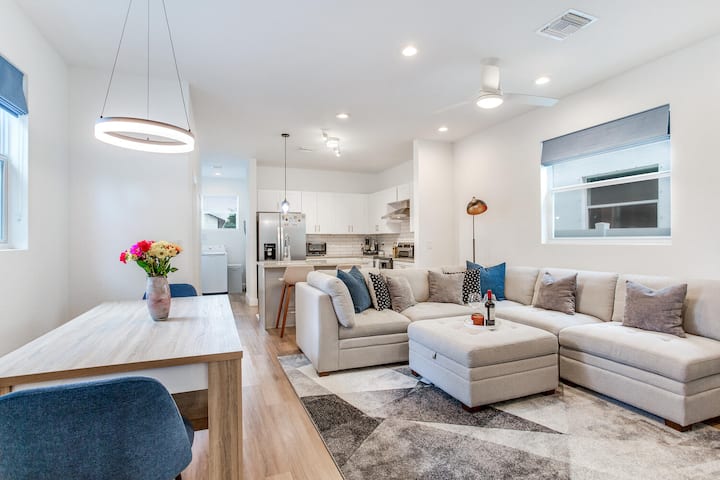 Dog Friendly Modern 3br Home Central To Everything - Tampa