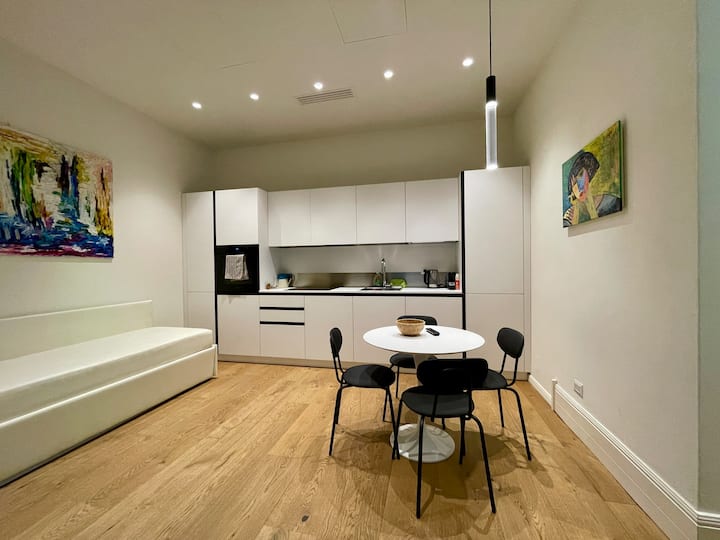 Dante's Heaven Self Check-in - 볼로냐