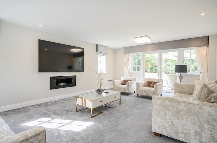 Large Comfortable & Private Home In Fetcham - Dorking