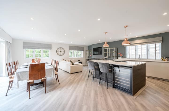 Perfect For Families | Large Comfortable & Private - Dorking
