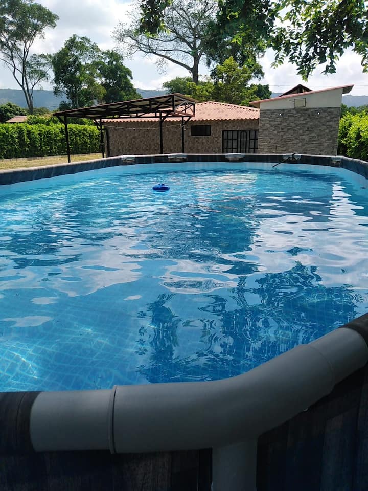 La Romántica - Agua de Dios