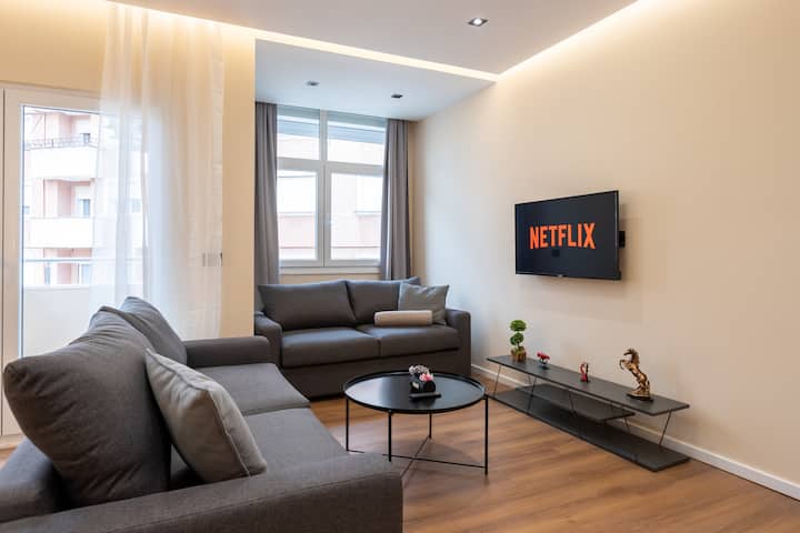 Big Baazar Apartment, 1+1, Near City Center - Tirana