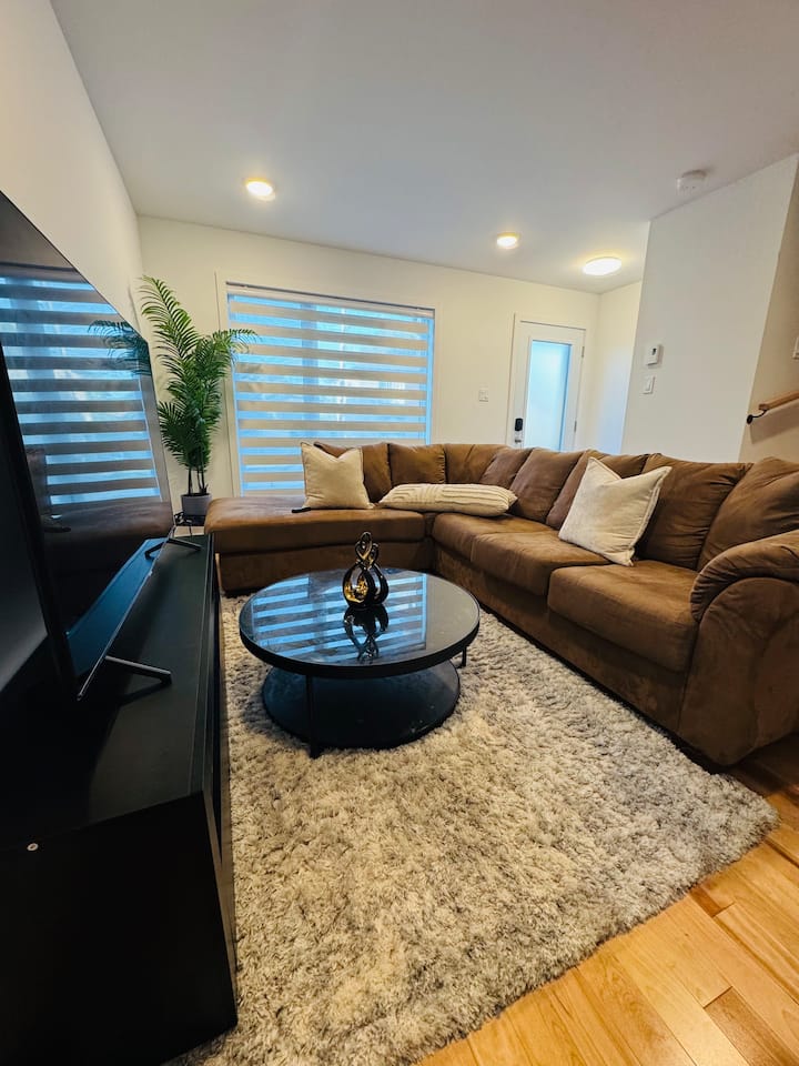 Charming Home In Longueuil - Varennes