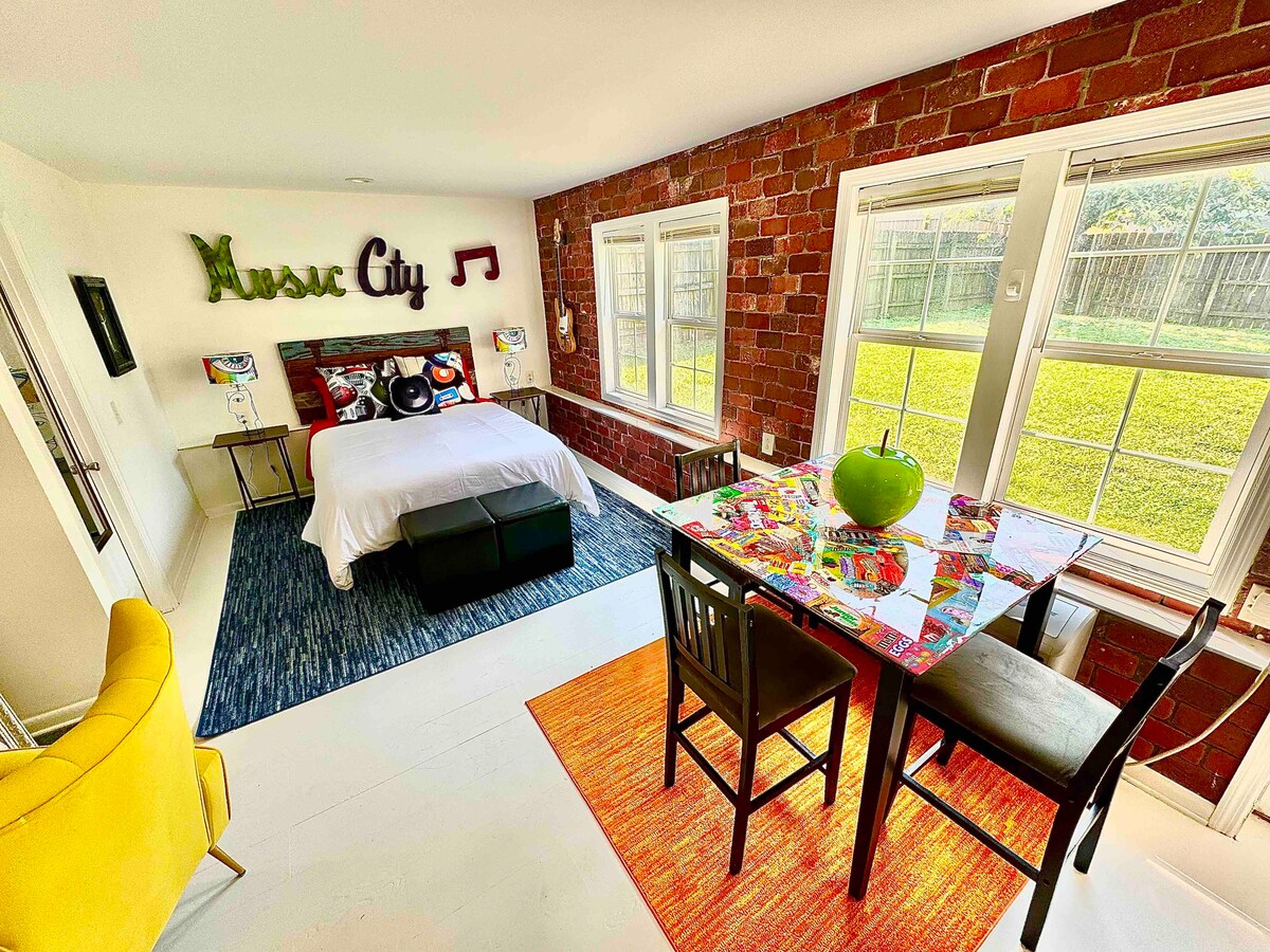 * FuNkY lil' YeLLow BuNgALow ~ EAST NASH - Bungalows for Rent in ...