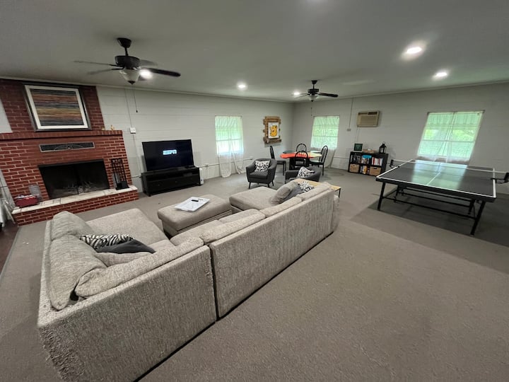Twin Lakes Ranch House - Waco, TX