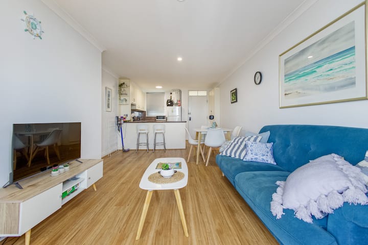 Modern 2-bed Apartment W/ocean View, Parking - Cottesloe
