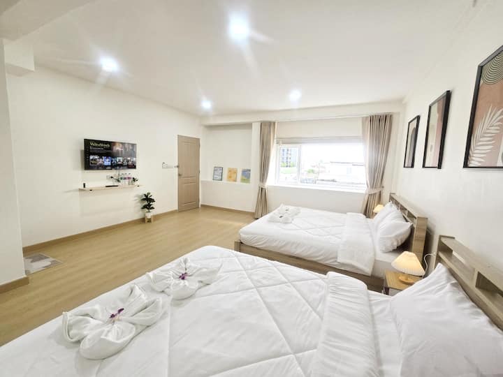 [Whole House]16pax 5bedroom/6bathroom/mrt Tha Phra - Bangkok