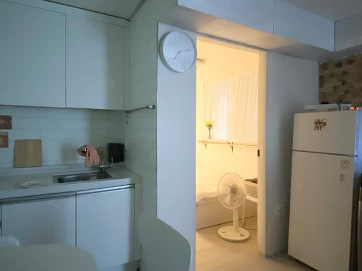 [Sale] 홍대 도보 8분/1floor/3room 5bed/무료짐 보관/7ppl - Corée du Sud