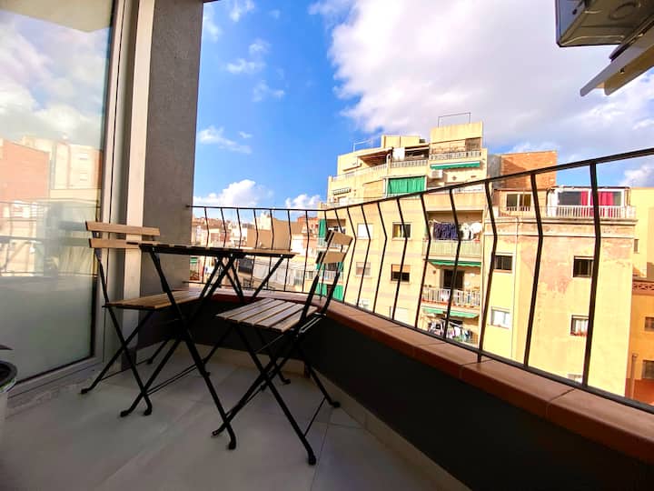 1 Estudio Con Terraza Frente Al Metro Bcn - Pallejà