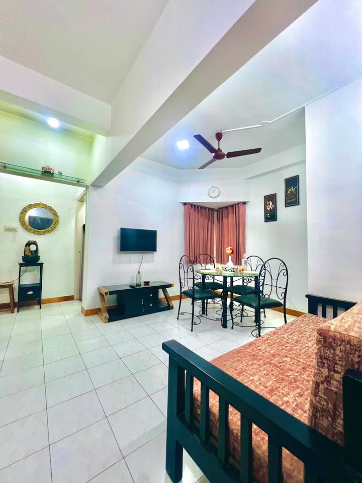 Serene Guest House
- Garden,wifi,2ac,tv,kitchen - Khopoli
