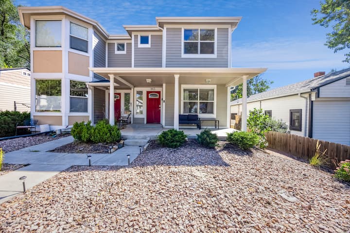 Downtown Cozy Home Away From Home Retreat - Colorado Springs, CO