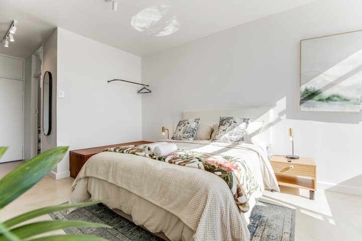 Luxury Mountain And City View Haven - Camps Bay