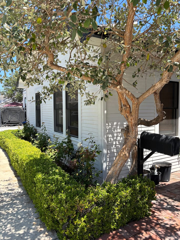 Balboa Beach Cottage, Near Funzone, Beach And Bay - Newport Beach, CA