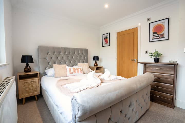Emirates House 5br Home 5mins To Hs2 Jlr Nec Bham - West Midlands