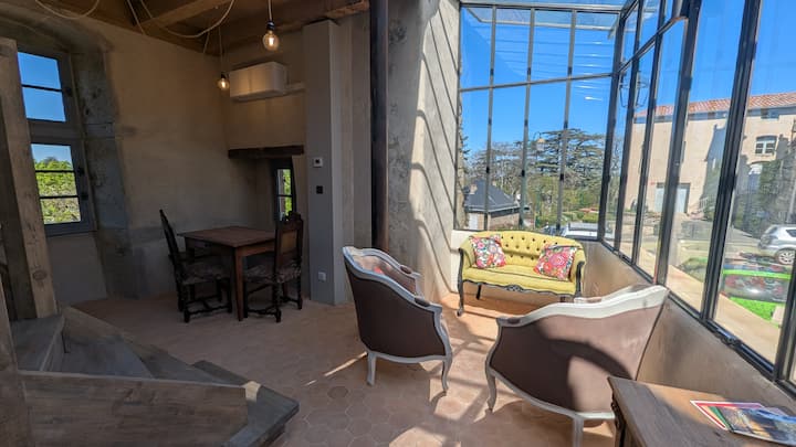 La Tour Endormie, Un Morceau D'histoire Au Présent - Neuville-sur-Saône