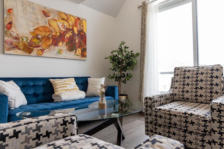 Modern Luxury Retreat | 10 Min Drive To The Falls - Niagara Falls
