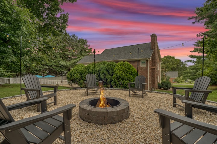 The High Point Escape | Pool + Firepit + Basketbal - Greensboro, NC