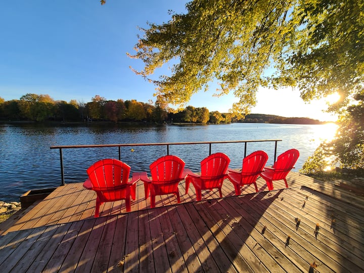 Waterfront Cottage With Salt Water Hot Tub! - Ontario