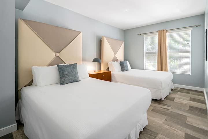 Kasa La Flora Hotel | Double Queen Room In Miami - Miami Beach, FL