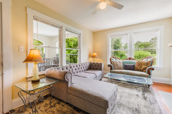 Simple, Clean Two Bedroom Apt Walk To Stetson (#4) - DeLand, FL