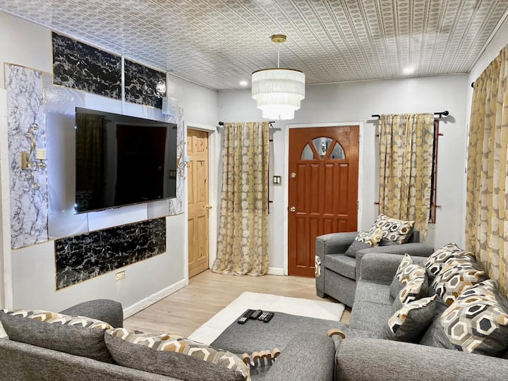 Safe Haven: Stylish 3-br In The Heart Of Guyana - Guyana