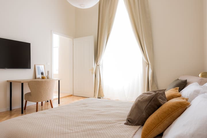 Calm City Apartment In The Heart Of Zagreb - ザグレブ