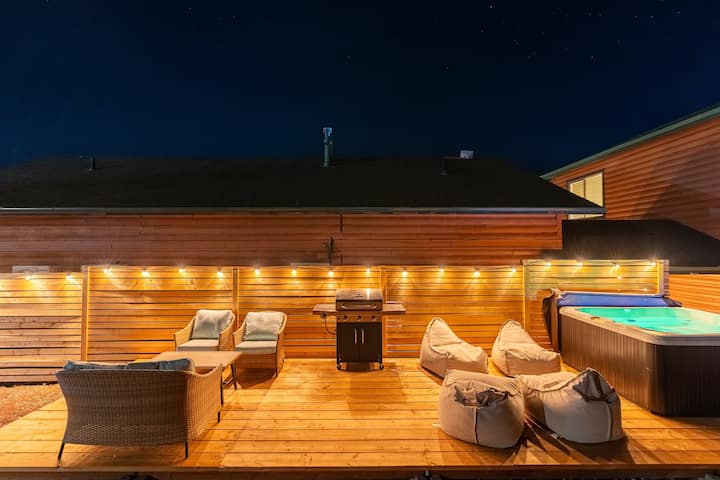 Wild Cat Condo | Hottub | Sleeps 8 - Williams