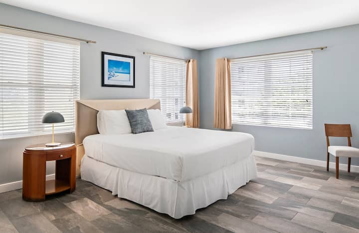 Kasa La Flora Hotel | King Room In Miami Beach - Miami Beach