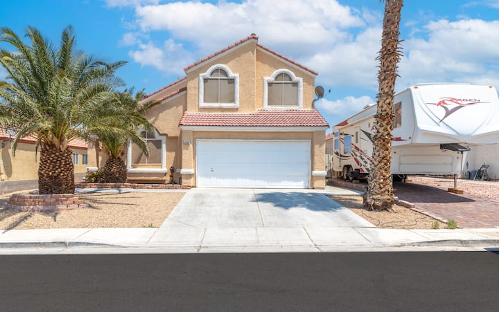 Patio W/ Grill + Pool Table | In-unit Laundry - Turquoise Lake, North Las Vegas