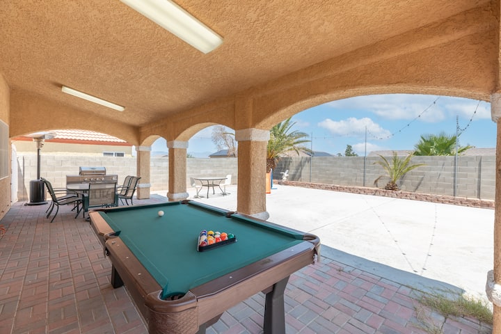 Patio W/ Grill + Pool Table | In-unit Laundry - North Las Vegas, NV