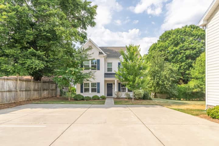 Wake Forest University - Walk To Campus 0.3 M  #2 - Winston-Salem, NC