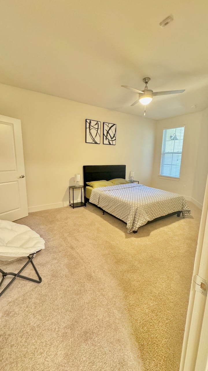 @Six Flags, La Cantera & Dining: Your Perfect Base - Dominion - San Antonio