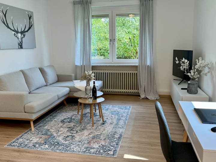 Neu & Liebevoll Eingerichtete Wohnung - Oldenburg