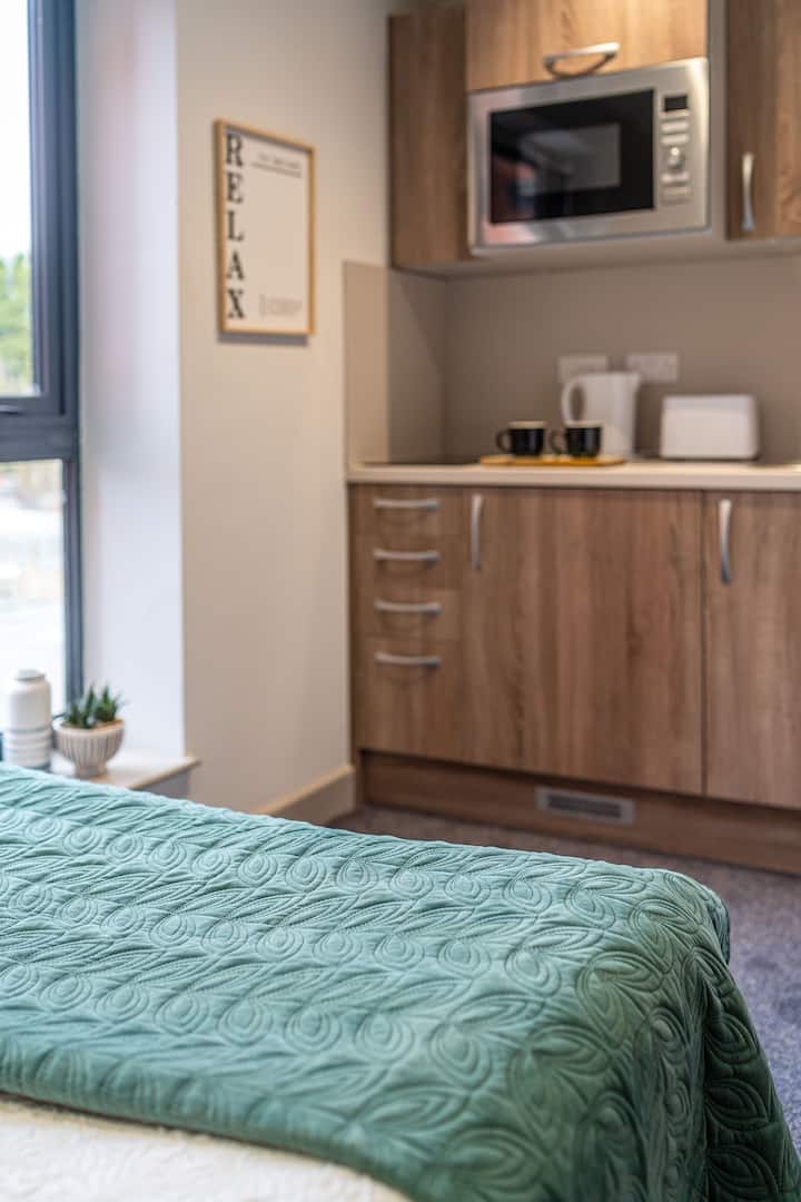 Business & Leisure Stays In City's Heart | Parking - Wolverhampton