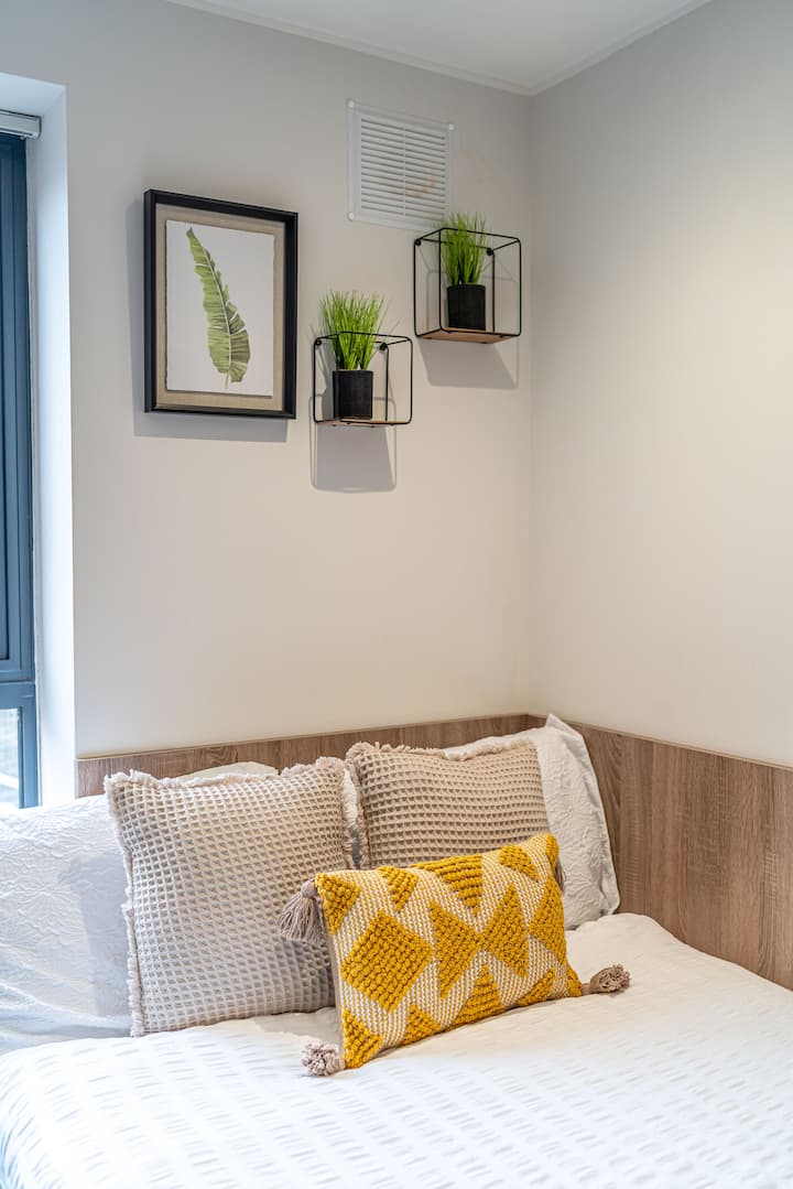 City Unit W/parking & Wi-fi • Molineux Live & Asda - Wolverhampton