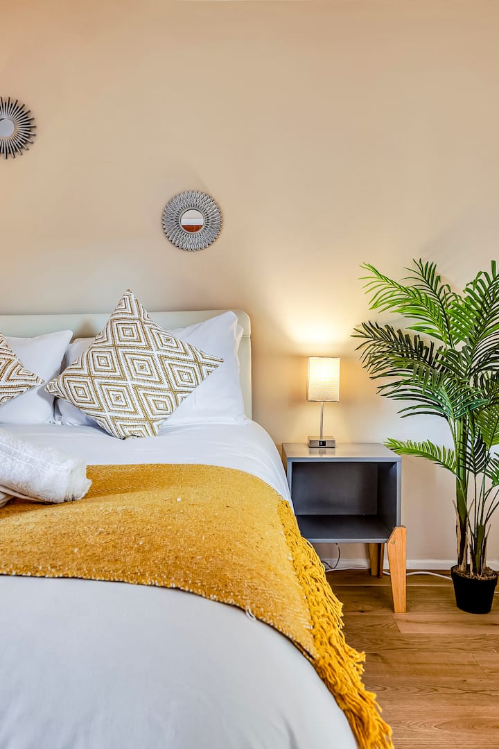 Central Cozy House With Private Balcony - Central London