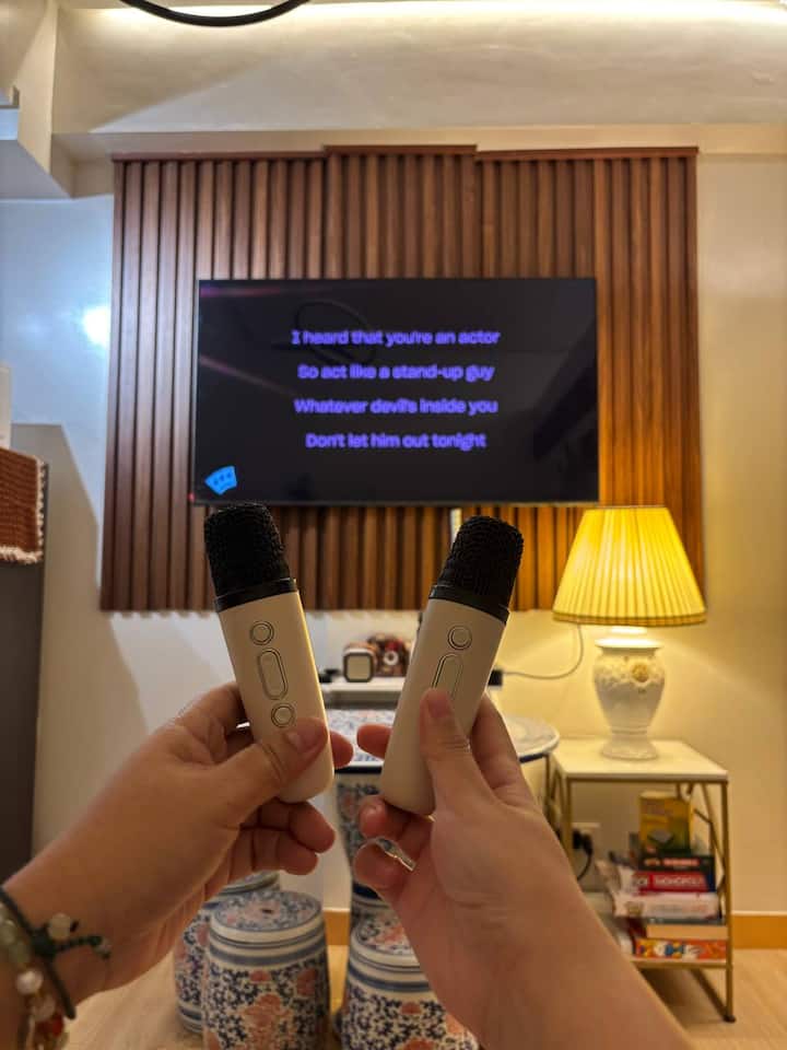 2br @Trees Residences: Queen + Bunk Bed With 55’tv - Quezon City