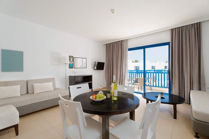 Apartment With Balcony - Ayia Napa