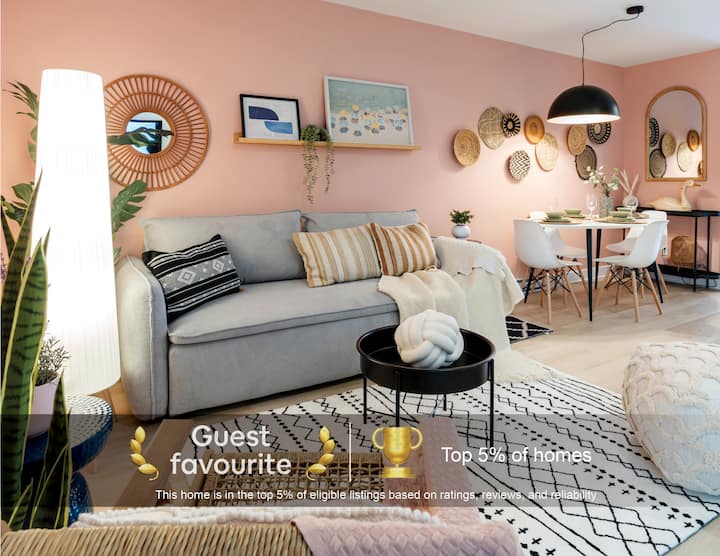Designer Suite W/ Patio - Nr Dt- Ac & Free Parking - Longueuil