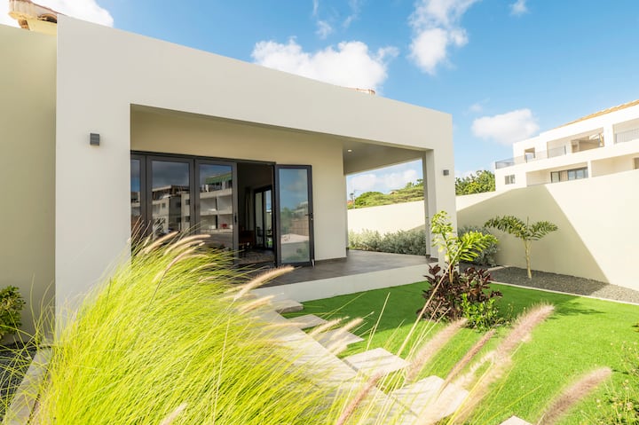 Modern Villa W/ Private Pool Near Mambo Beach - Curaçao