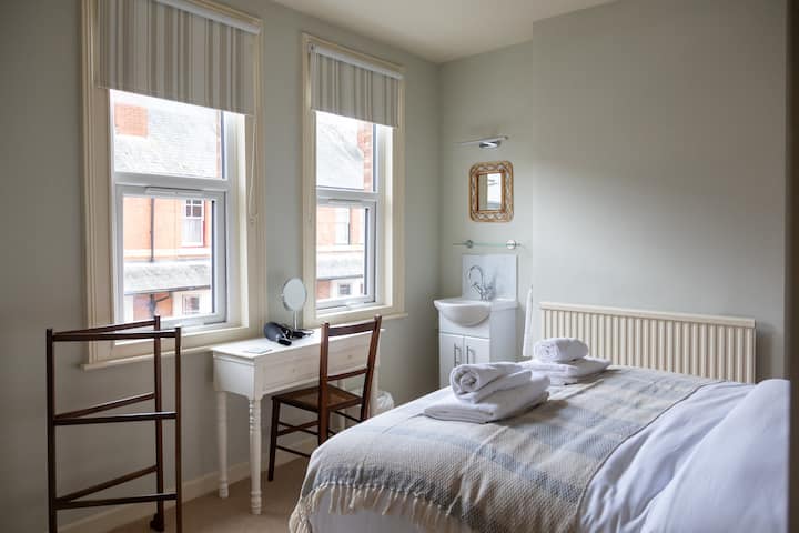 Inviting Home In Heart Of Hereford With Parking - Hereford