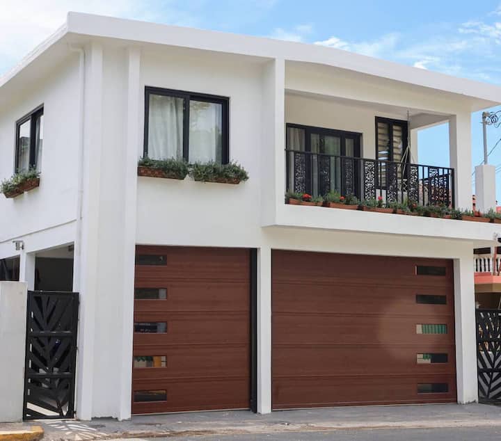 5-bedroom Retreat By The Beach - Dorado